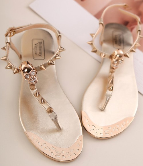 Wild Metal Rivets Diamond Skull Flat Sandals on Luulla